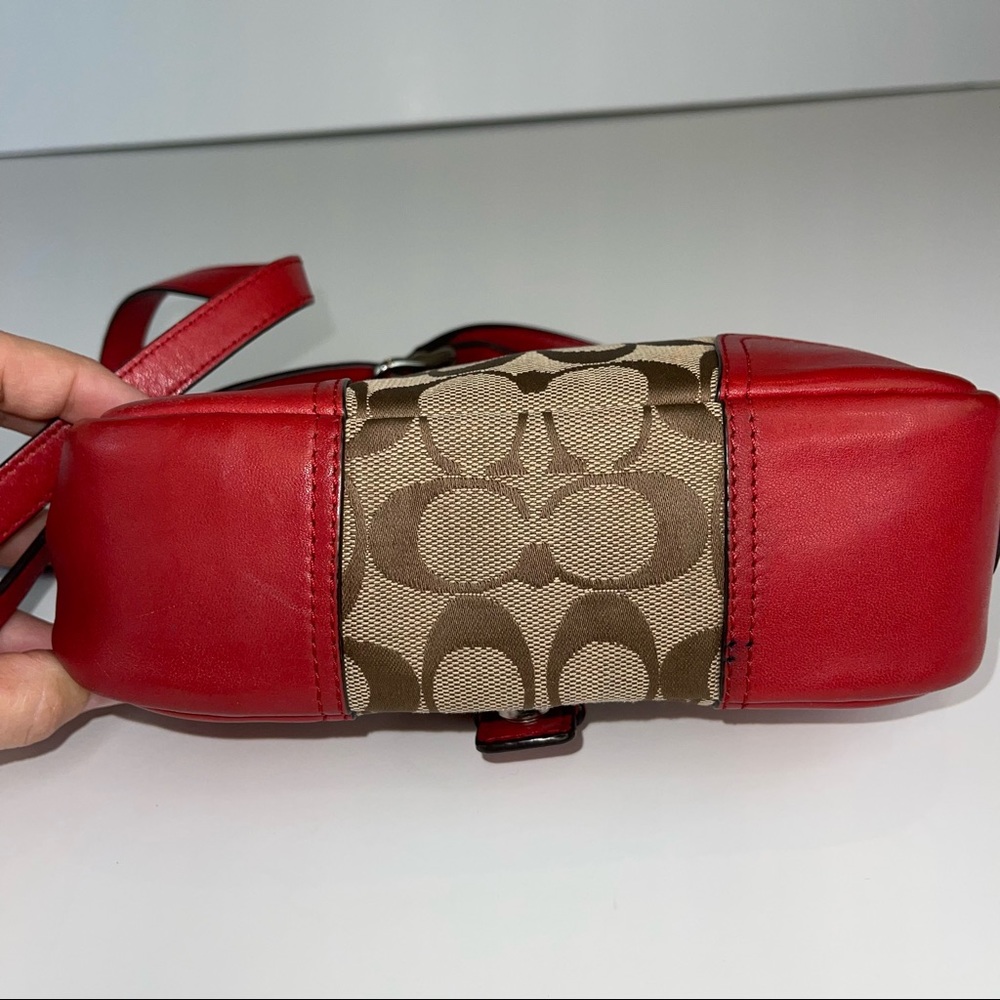 Coach Hadley Signature Field Red Cross Body Bag Canva… - Gem